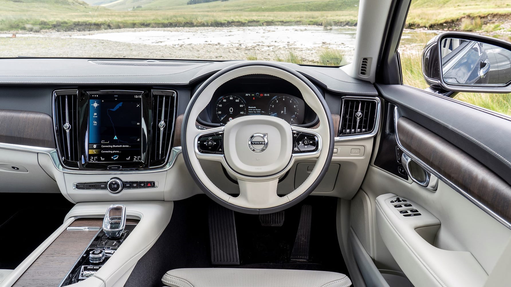 Volvo V90 Interior Layout & Technology | Top Gear