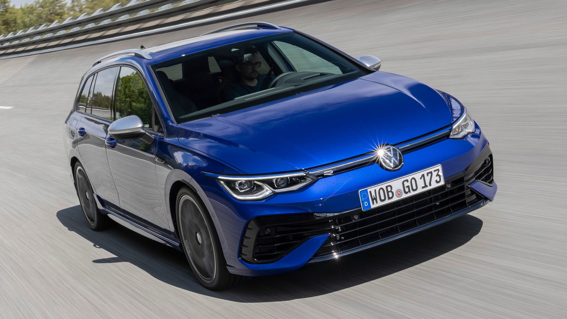 Behold the new Volkswagen Golf R Estate | Top Gear
