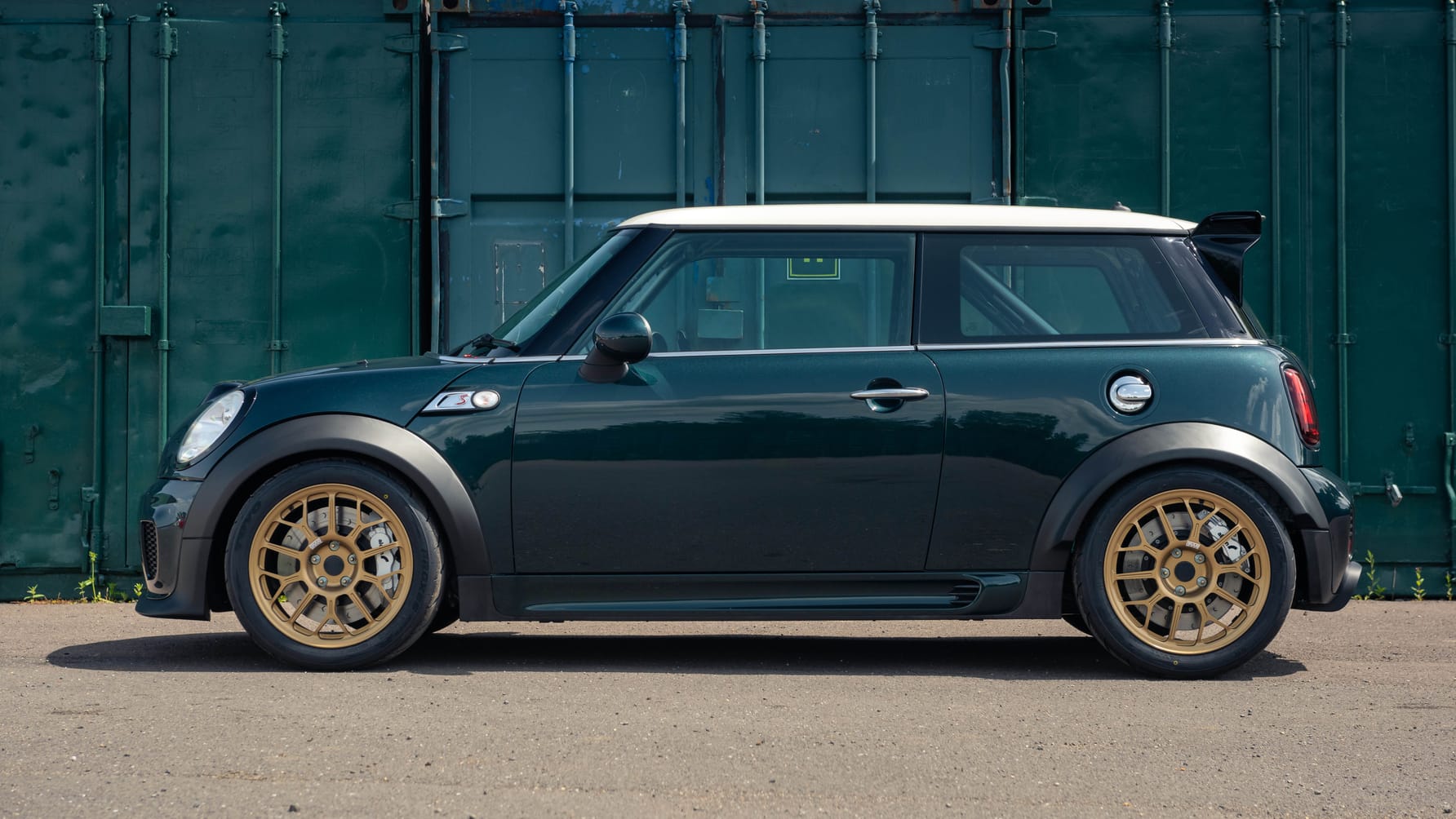 This modern Mini has had a V8 heart transplant | Top Gear