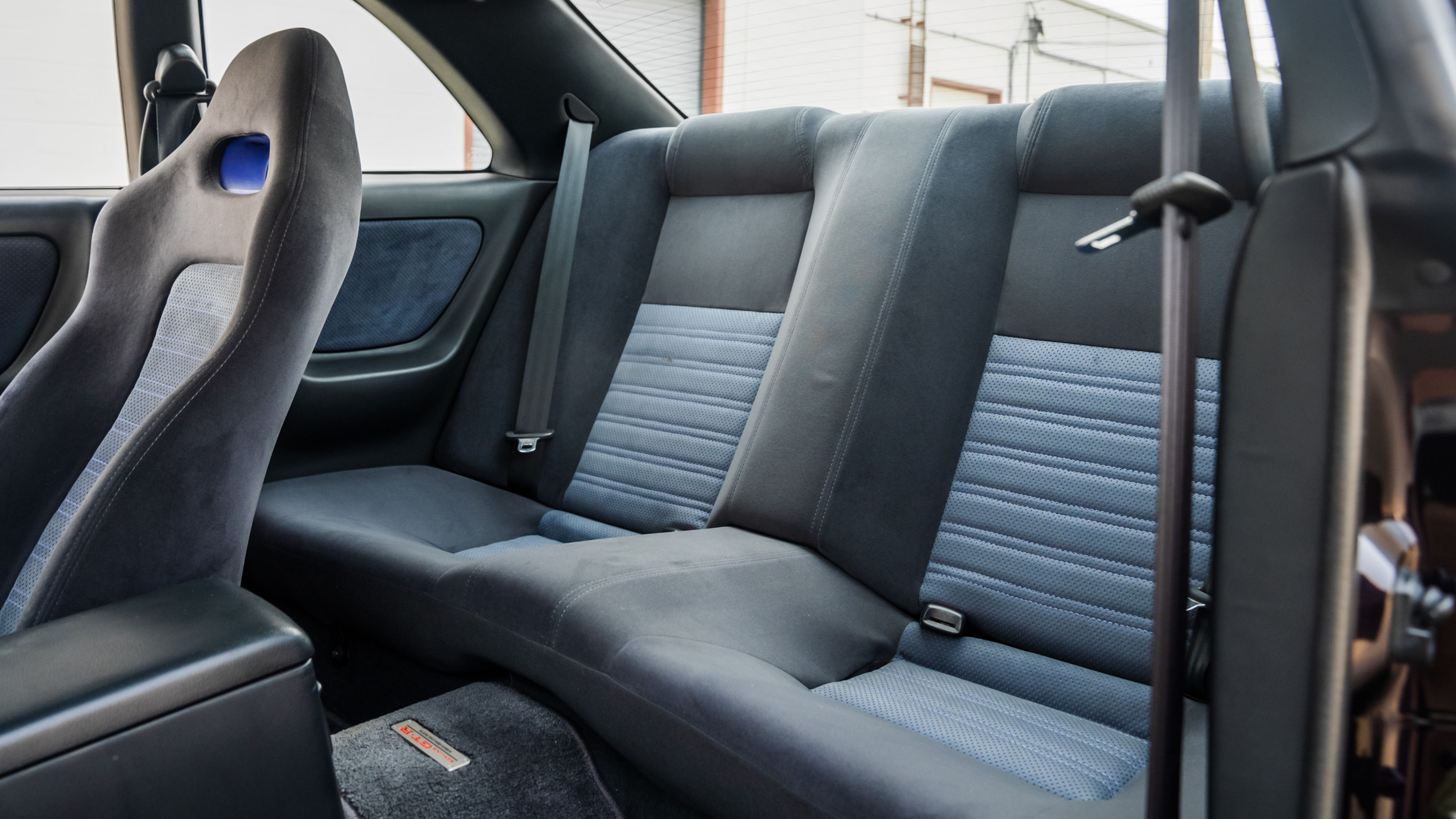 Nissan Skyline R33 Interior