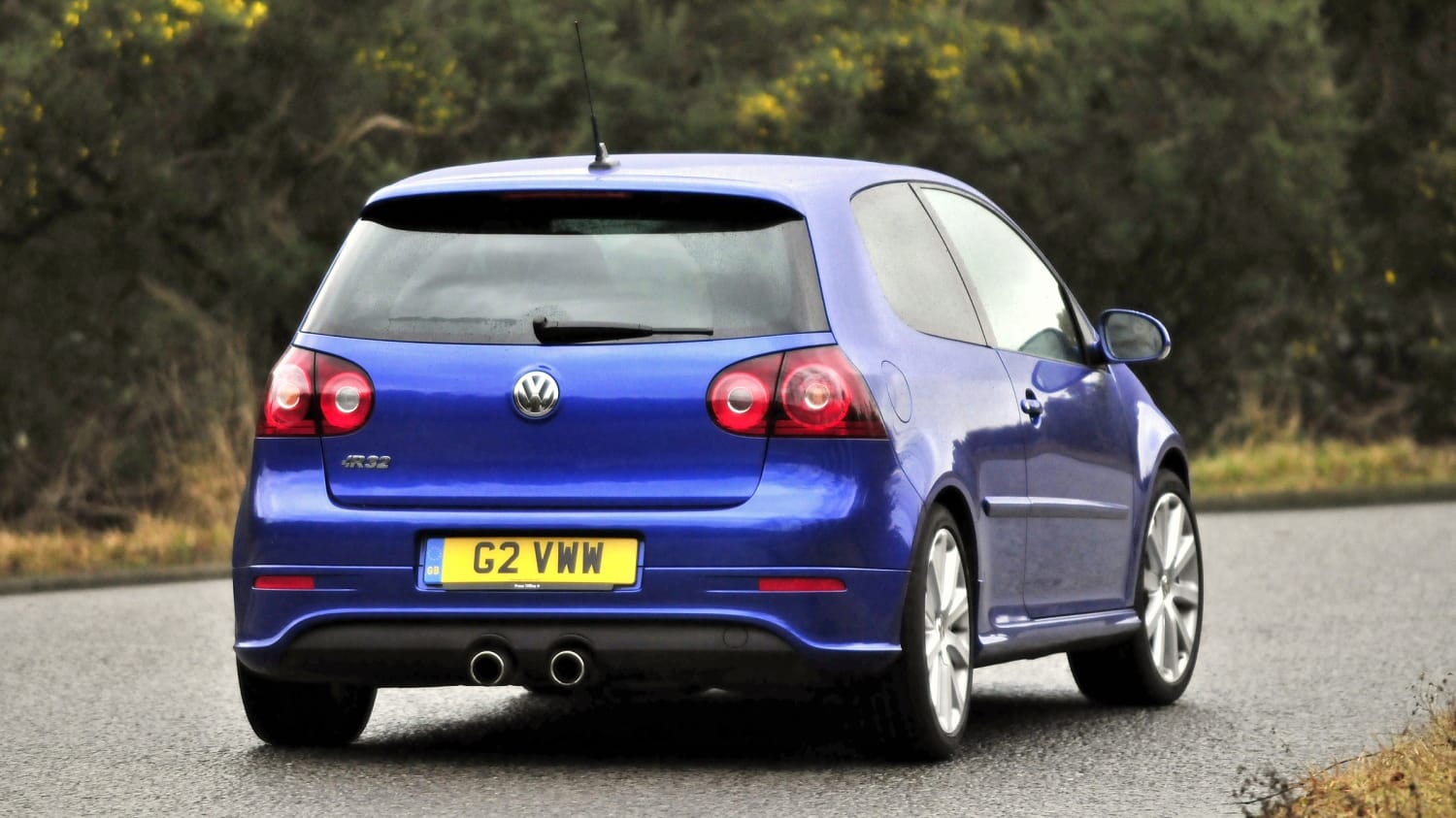 Retro review: the Mk5 Volkswagen Golf R32 Reviews 2025 | Top Gear