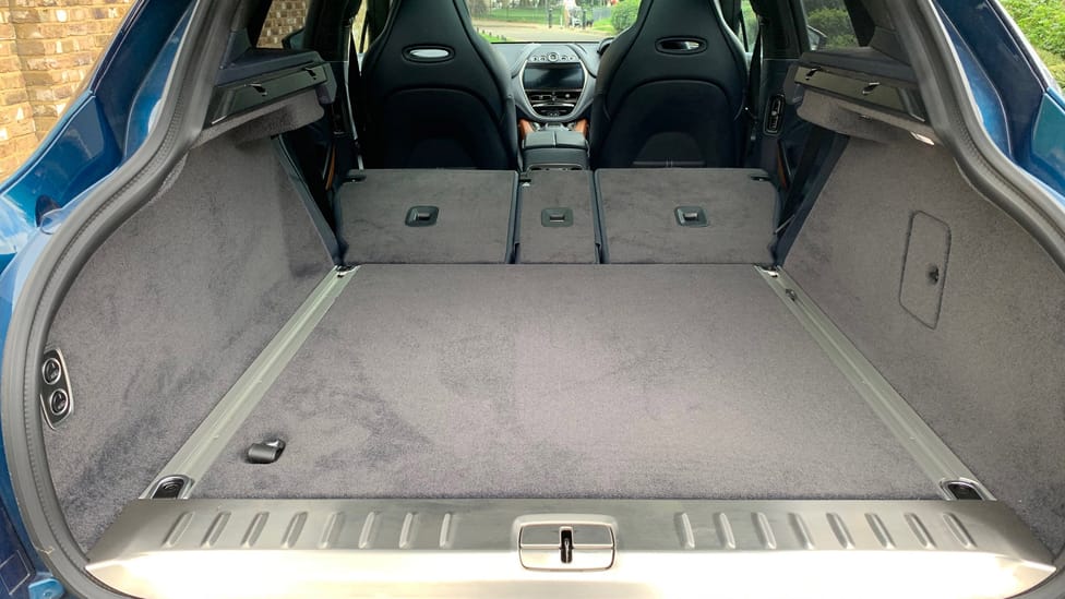 Aston Martin DBX – long-term-review - Report No:5 2025 | Top Gear