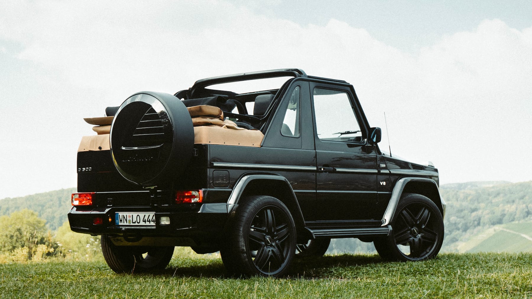 This is an old G-Class, to remind us what’s missing in the new one ...