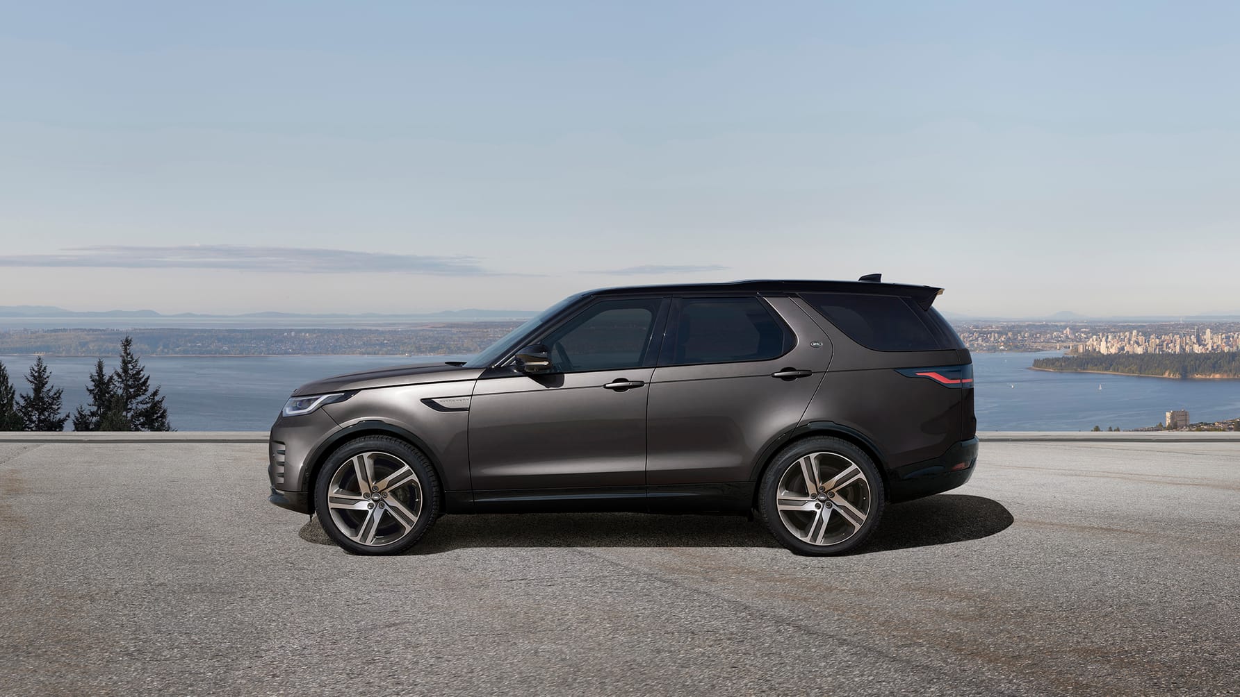 Land Rover's pretty hasty with its 2023 model year updates | Top Gear