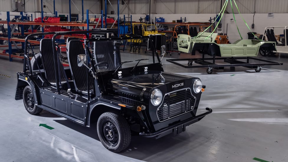 There’s a new electric version of the reborn Mini Moke | Top Gear