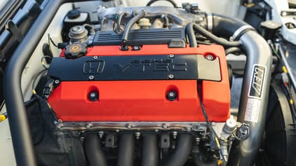 Woah, this is an E30 BMW 3 Series with a Honda S2000 engine | Top Gear