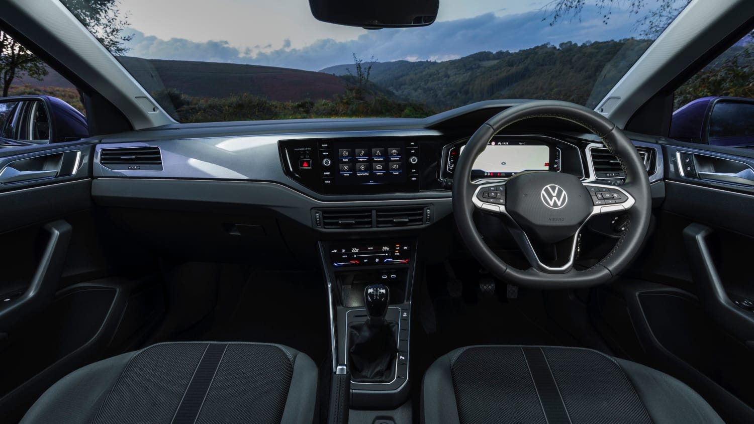 Volkswagen Polo Interior Layout & Technology | Top Gear
