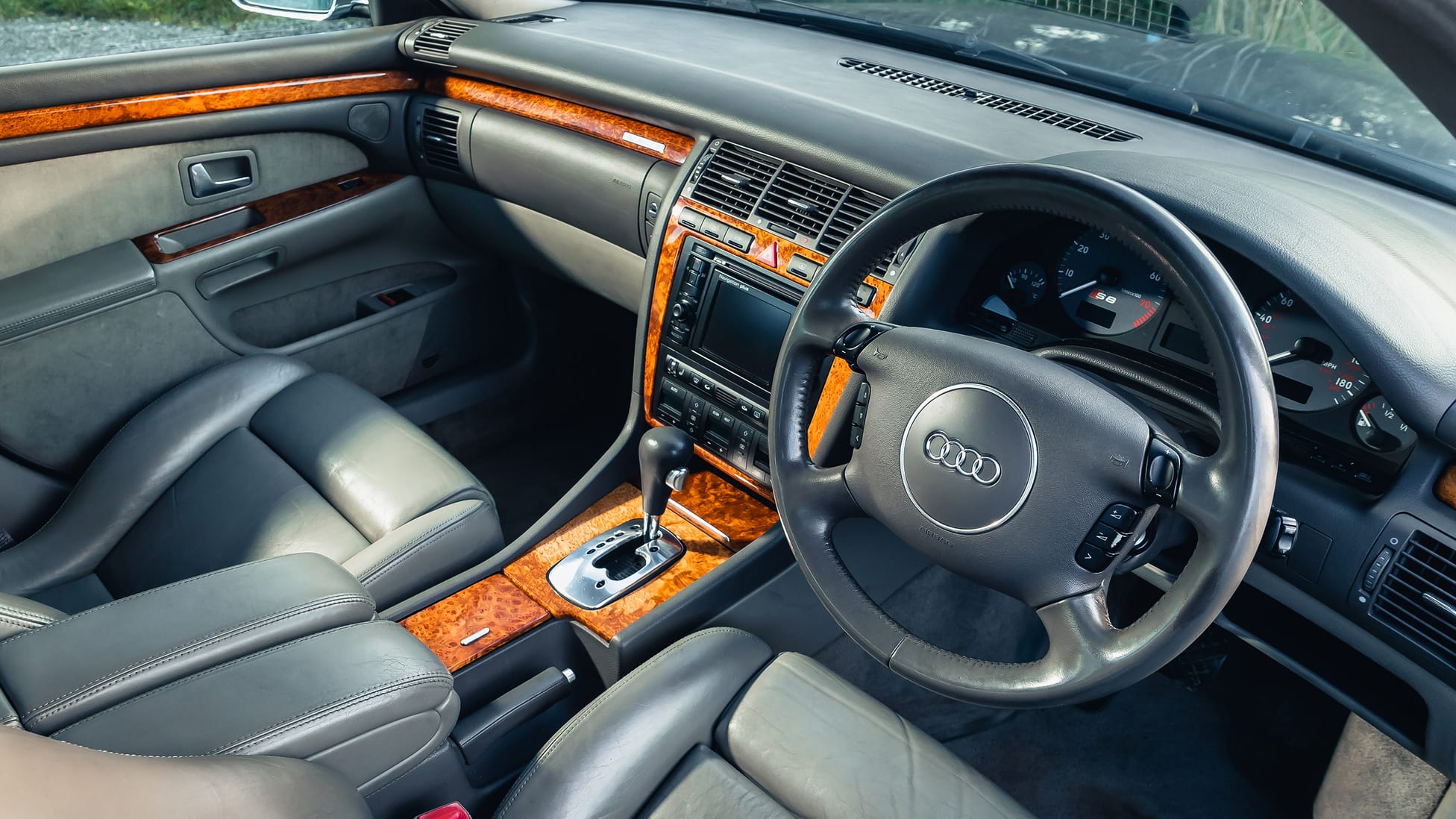 Audi S8 (D2) Interior Layout & Technology | Top Gear