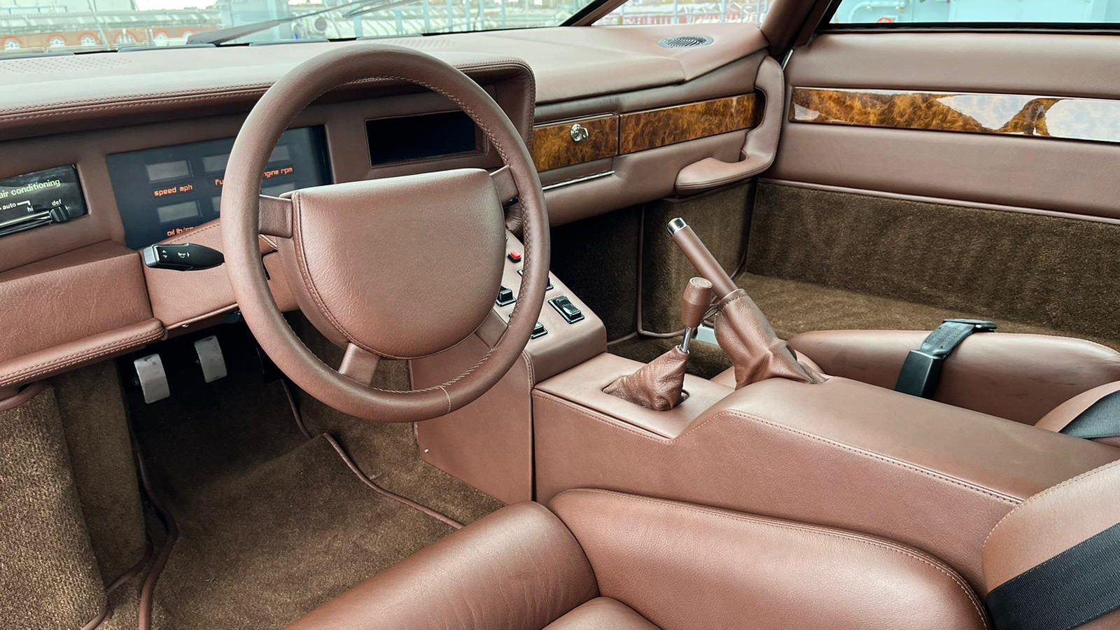 Aston Martin Bulldog