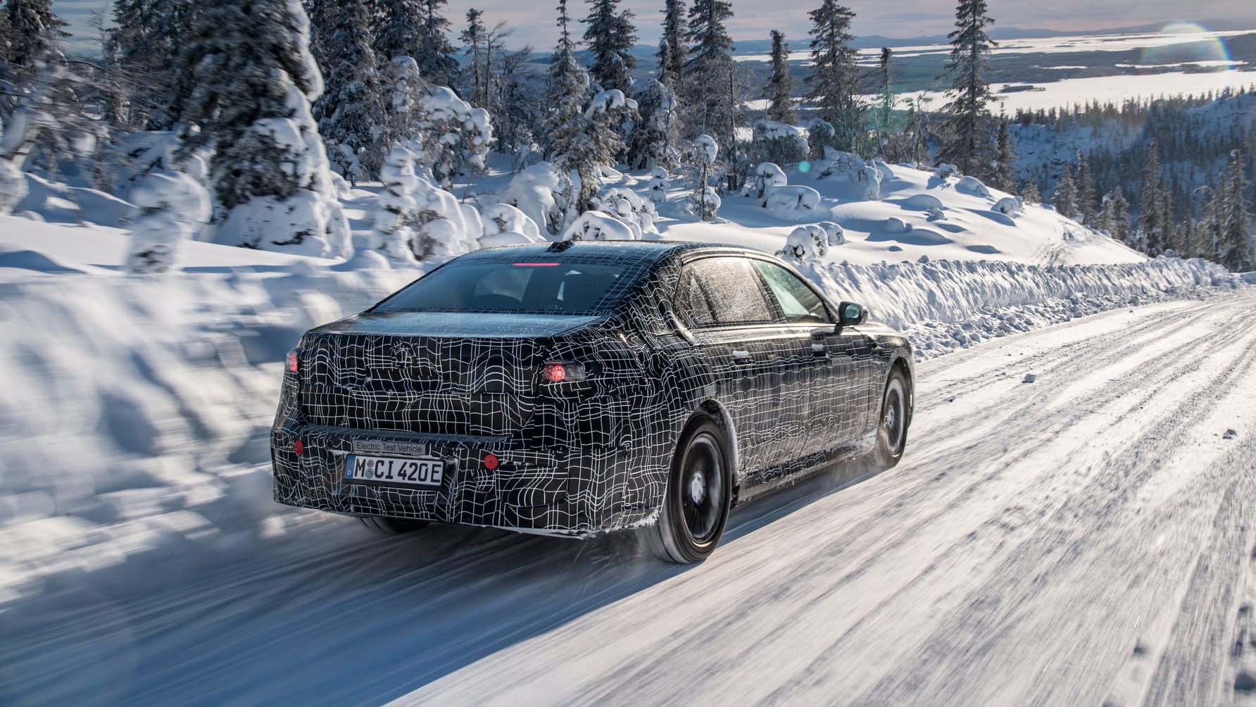 Look! It’s the BMW i7 electric luxury saloon | Top Gear