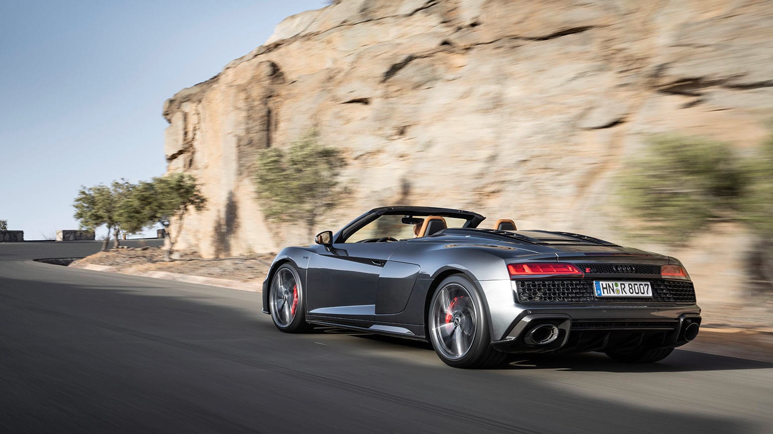 Audi R8 Performance RWD Spyder review: drop-top 562bhp noise-machine ...