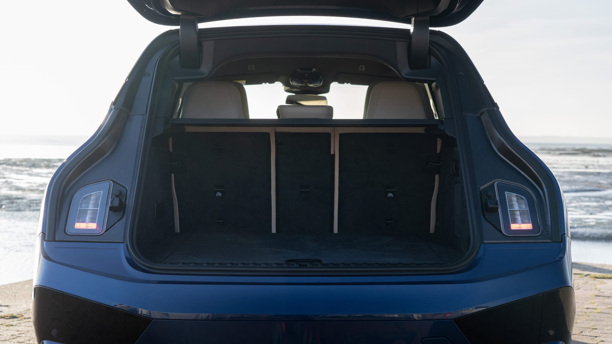 BMW iX xDrive 40 review: the pick of the iX range? Reviews 2025 | Top Gear