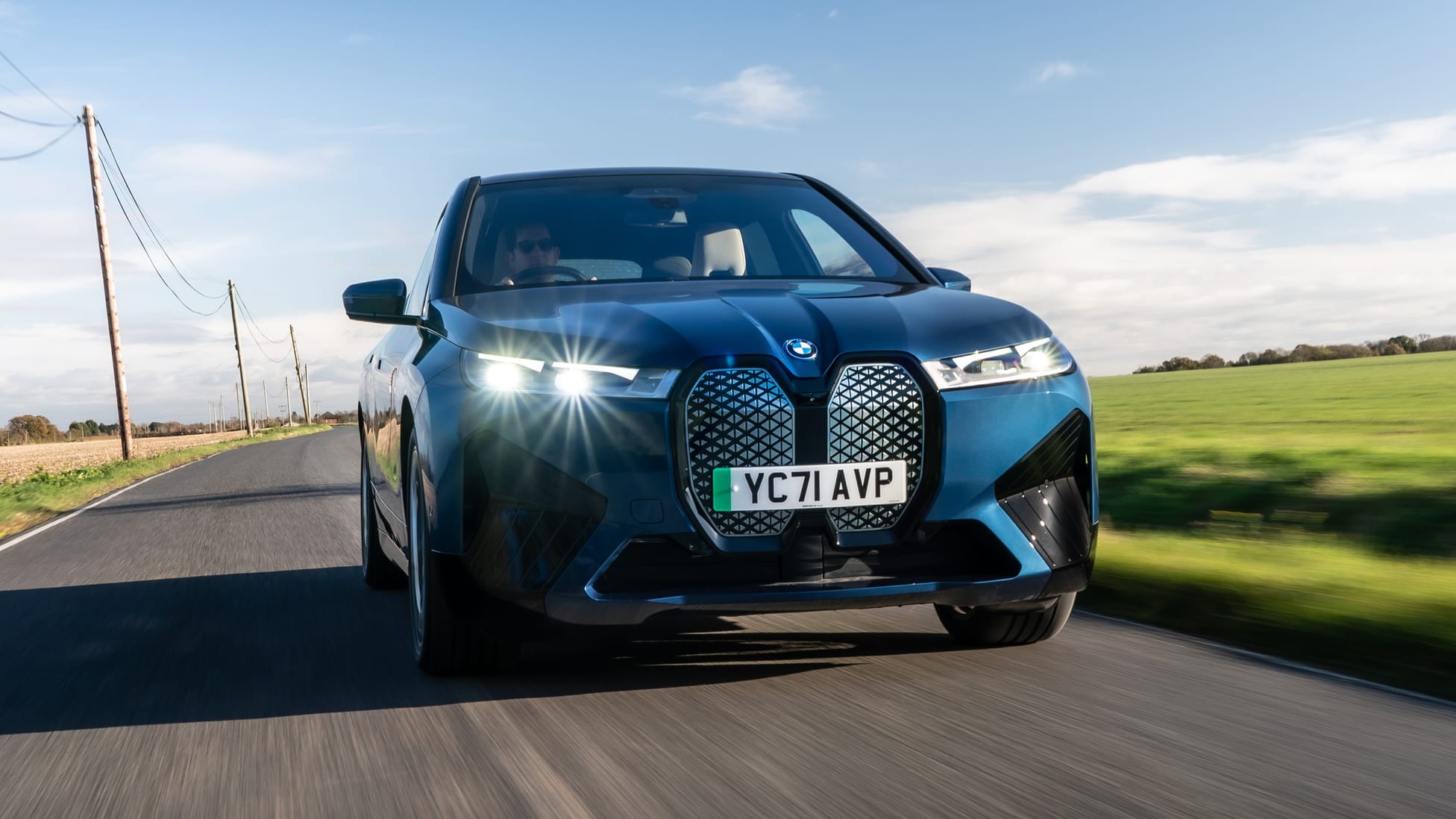 BMW iX xDrive 40 review: the pick of the iX range? Reviews 2026 | Top Gear