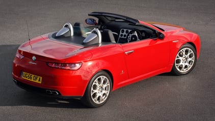 Retro review: the Alfa Romeo Spider Reviews 2025 | Top Gear