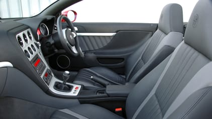 Retro review: the Alfa Romeo Spider Reviews 2025 | Top Gear