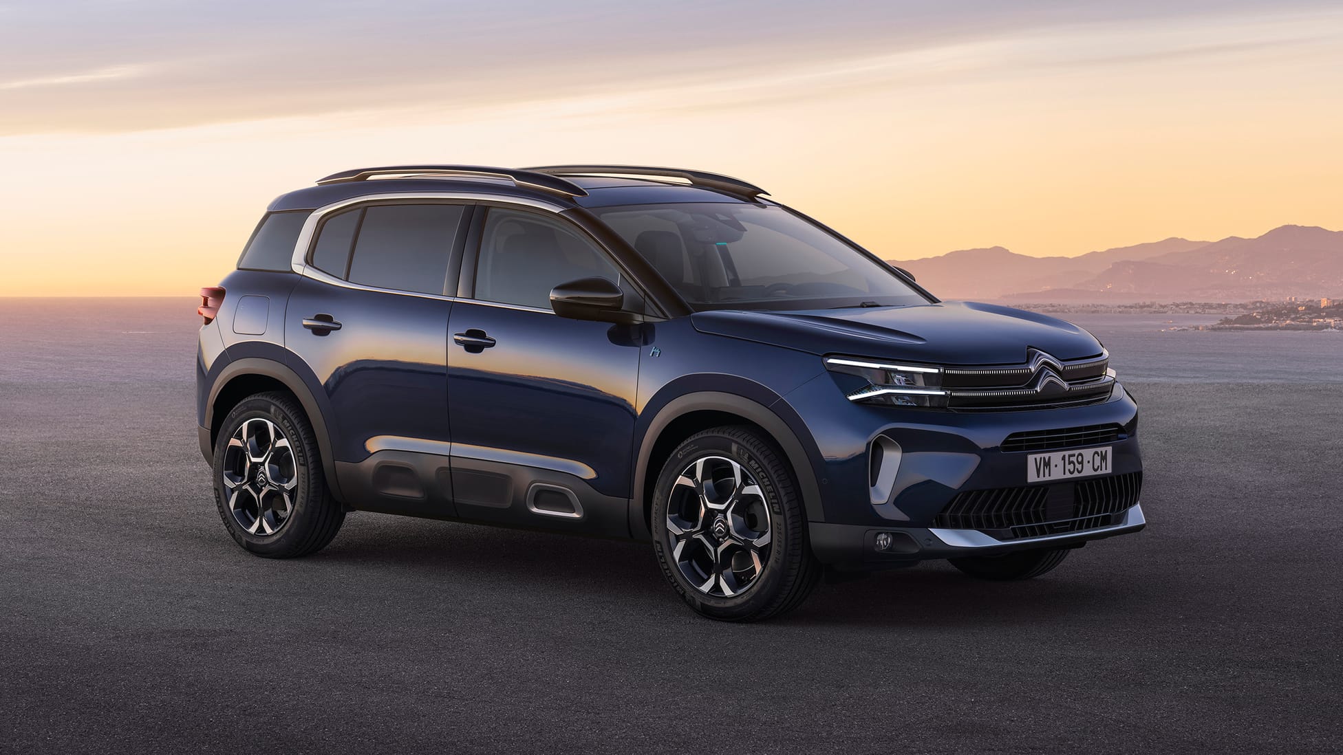 This is the new, facelifted Citroen C5 Aircross | Top Gear