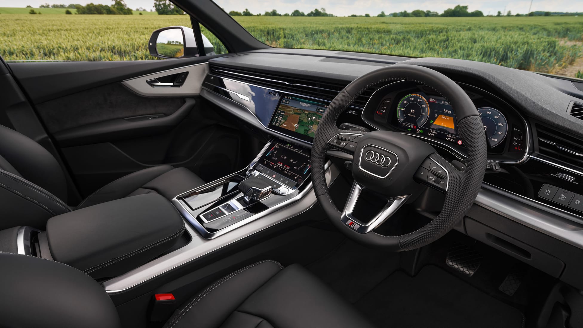 Audi Q7 Interior Layout & Technology | Top Gear