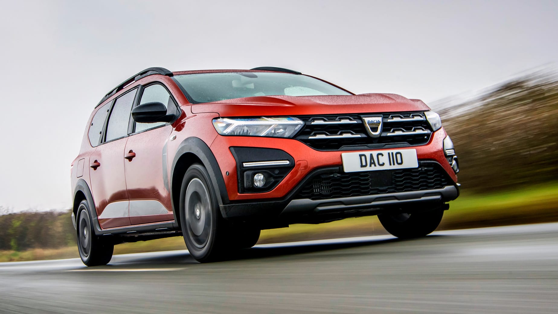 Dacia Jogger Interior Layout & Technology | Top Gear