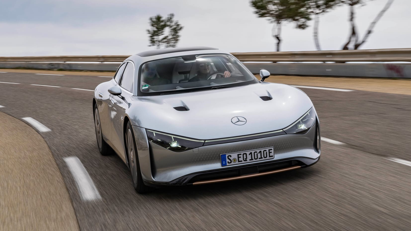 We’ve ridden in the 1,000km+ Merc Vision EQXX and here’s all you need ...