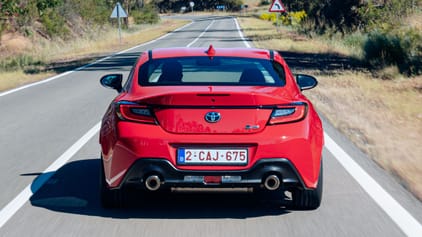 Toyota GR86 Interior Layout & Technology | Top Gear