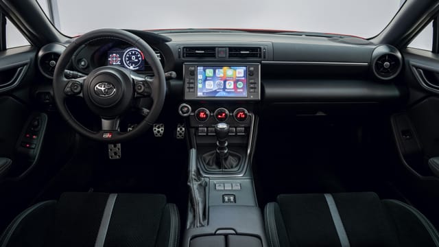 Toyota GR86 Interior Layout & Technology | Top Gear