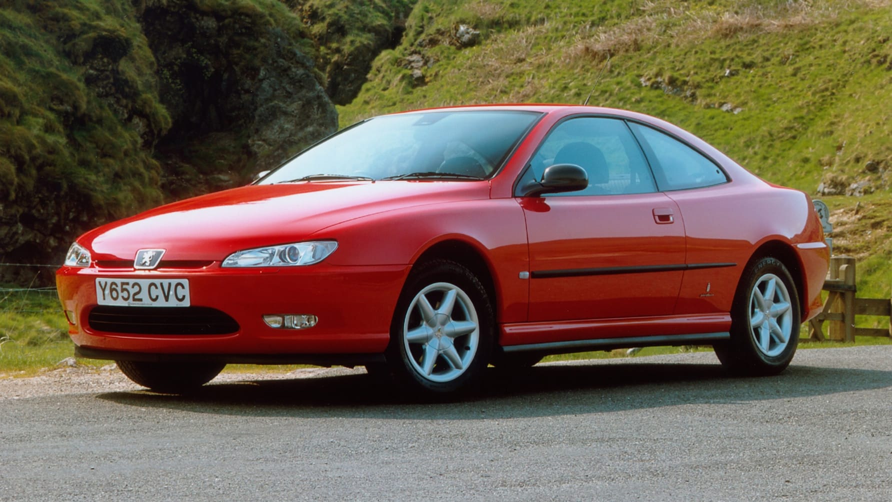 Your brief but informative guide to the gorgeous Peugeot 406 Coupe ...