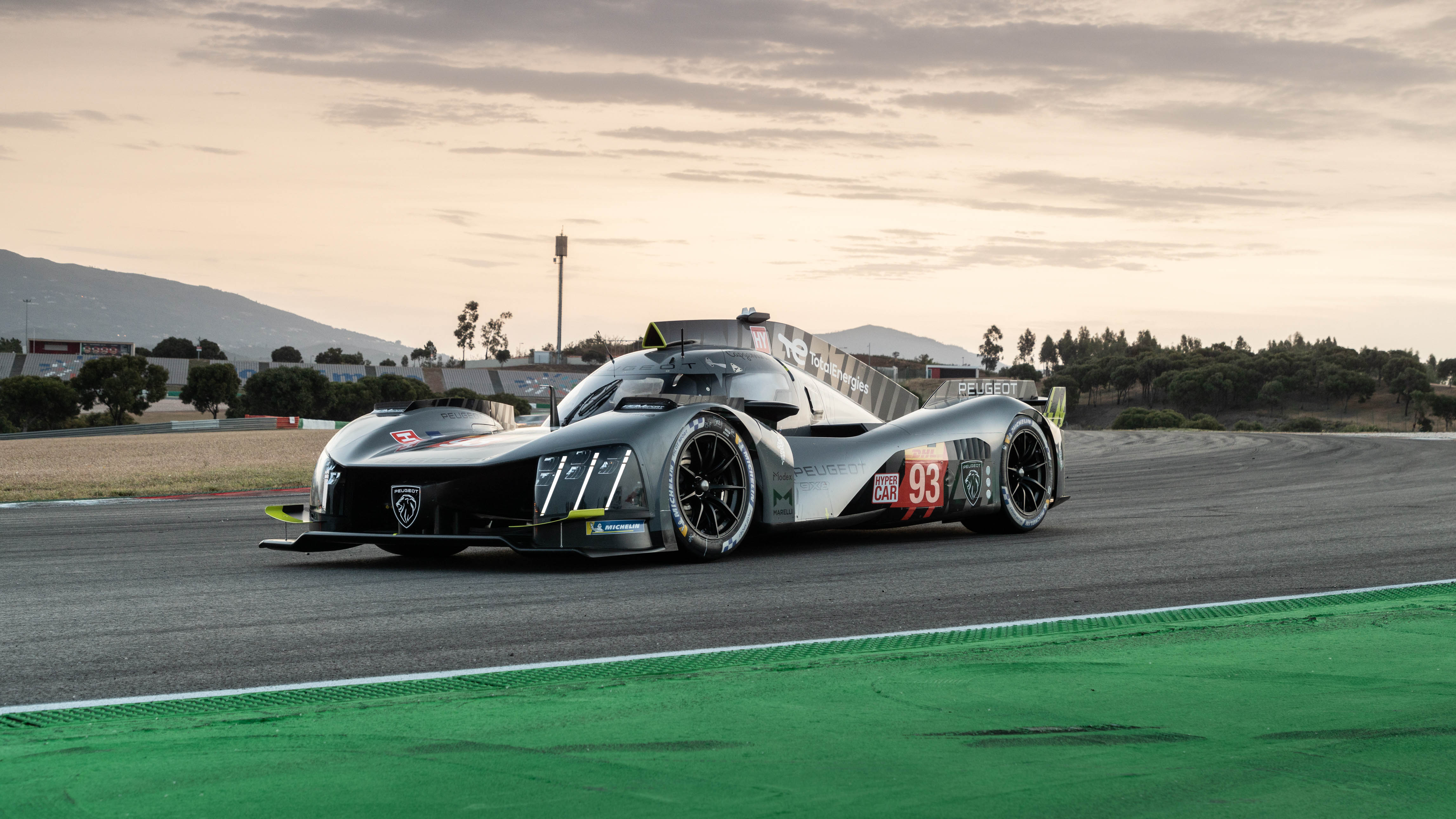 This is the actual racing spec of the Peugeot 9X8 | Top Gear