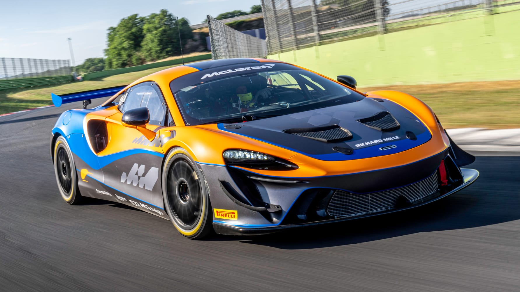 The McLaren Artura GT4 racer is a lightweight | Top Gear
