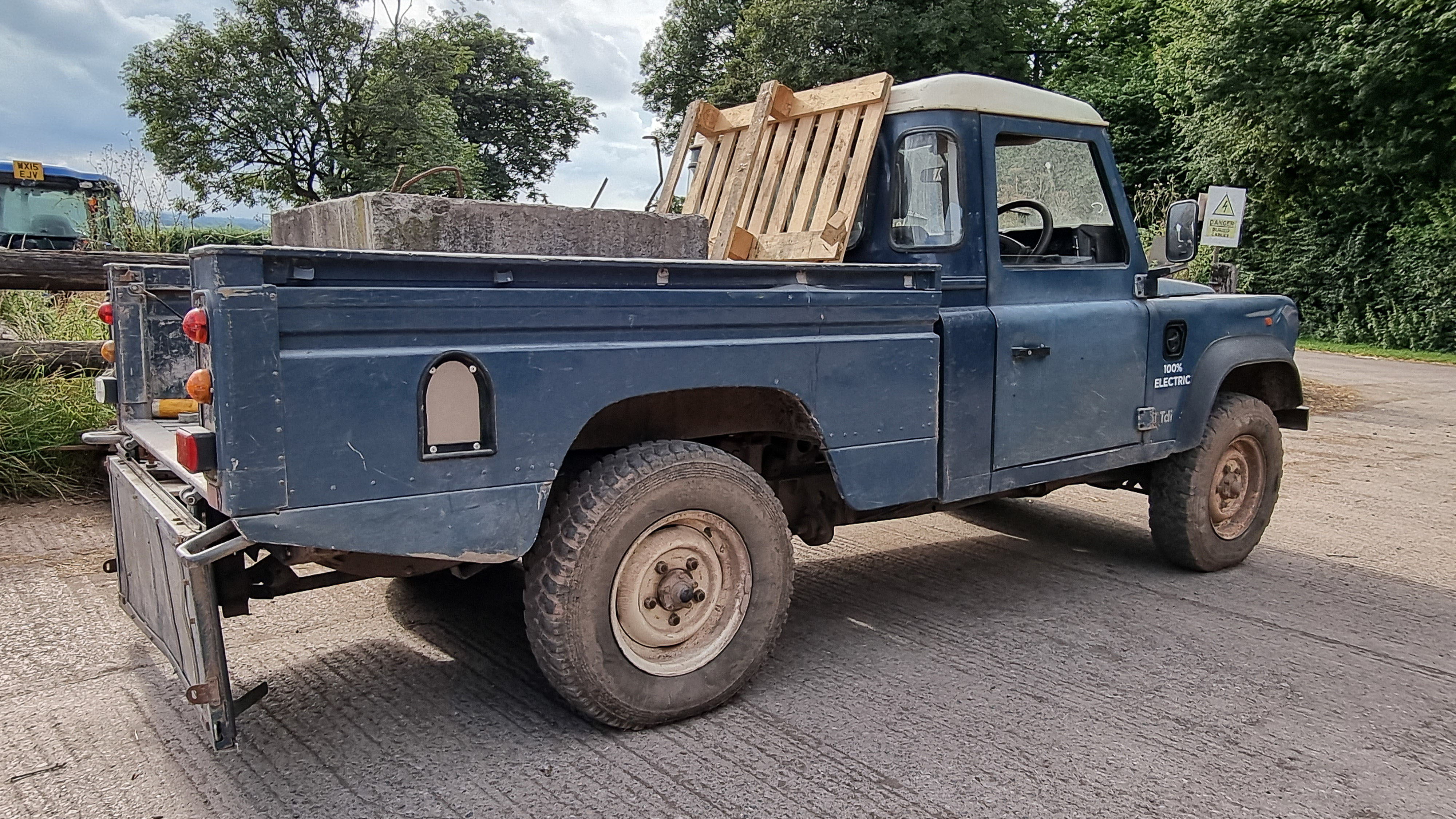 Land Rover Defender 110 High Capacity Pickup