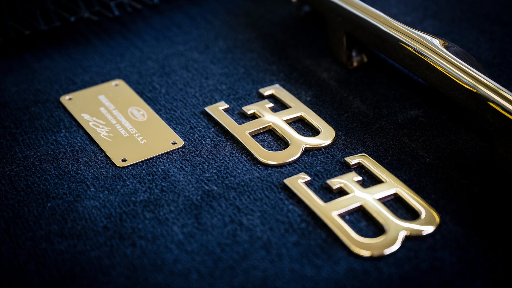 The Bugatti Chiron is bowing out with much gold bling | Top Gear