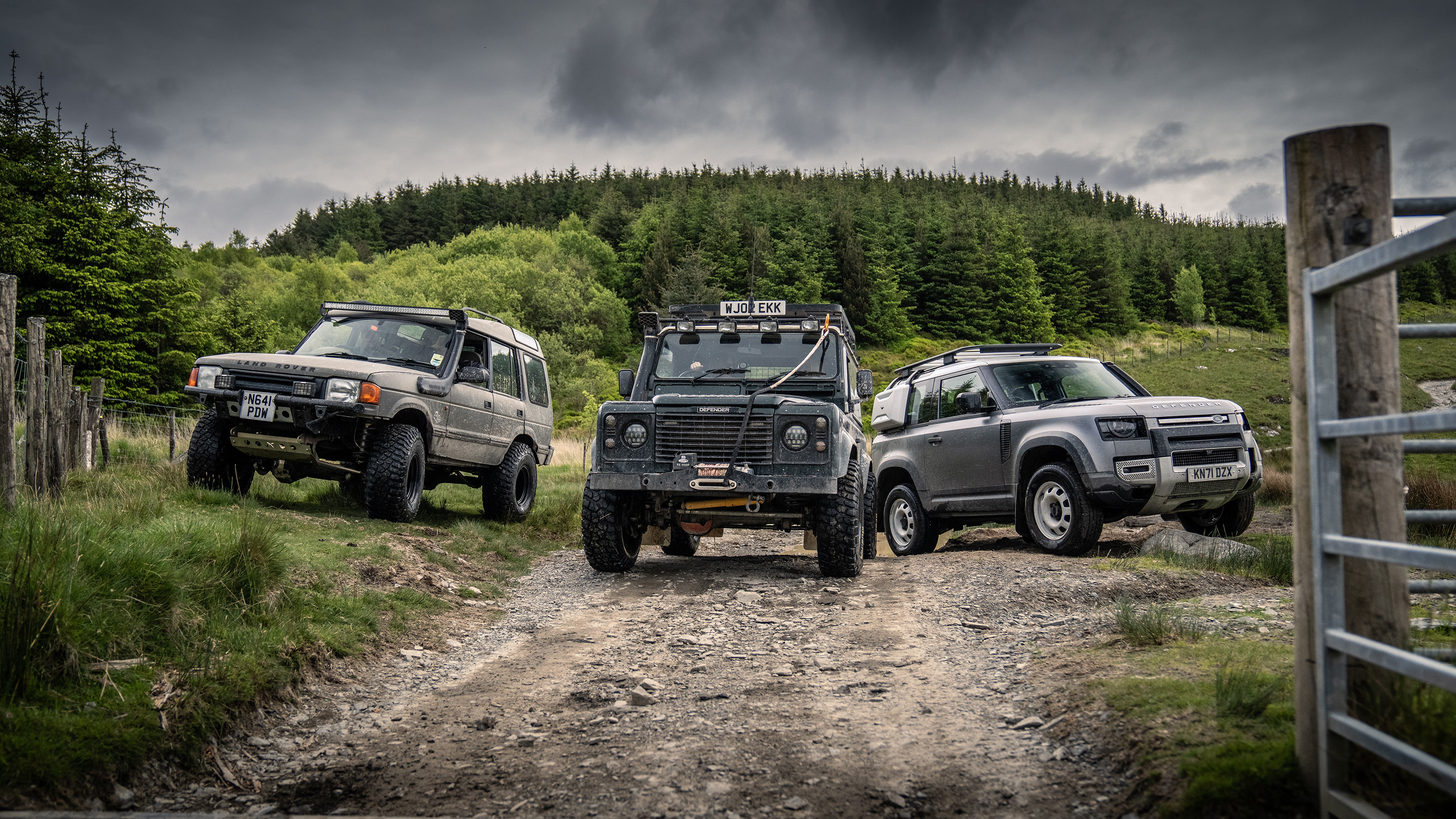 Land Rover Defender Off Road Wallpaper