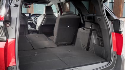 Peugeot 5008 (2017-2024) Interior Layout & Technology | Top Gear