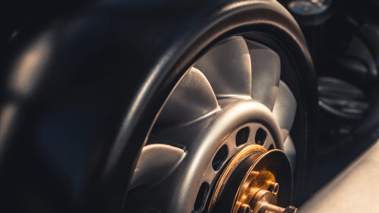 12 amazing details on the Autoart 993R | Top Gear