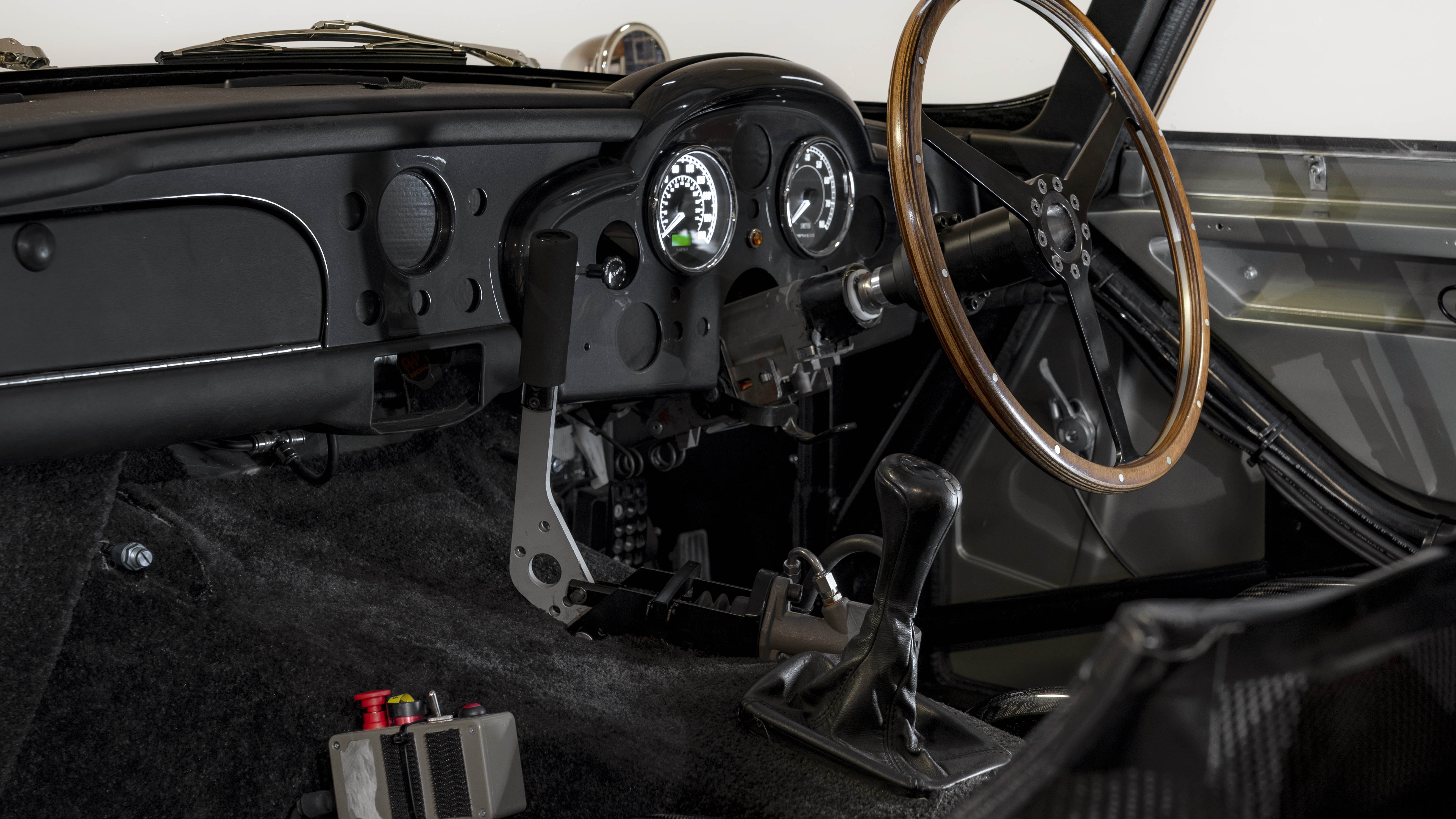 This Aston Martin DB5 stunt car just sold for £2.9m | Top Gear