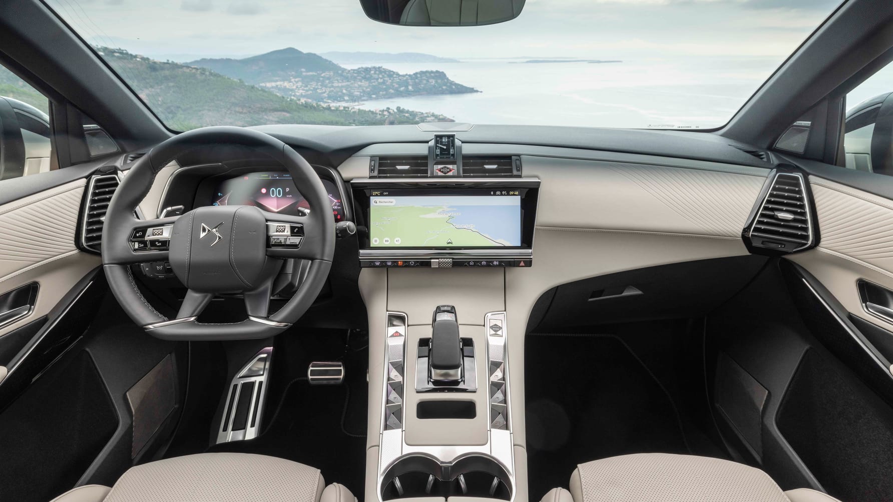 DS 7 Driving, Engines & Performance | Top Gear