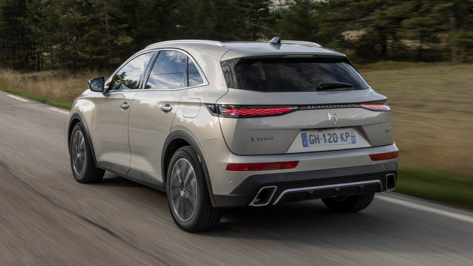 DS 7 Interior Layout & Technology | Top Gear