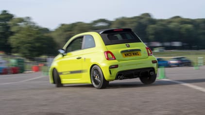 How to do a handbrake turn | Top Gear