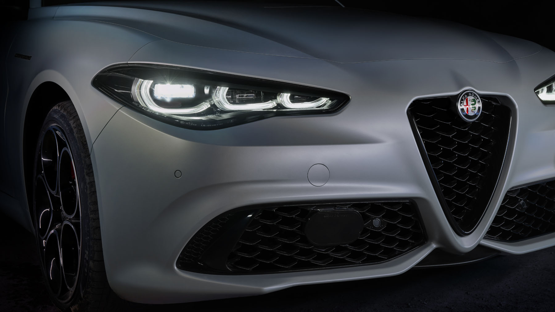 Alfa Romeo has put new lights on the Giulia saloon and Stelvio SUV ...