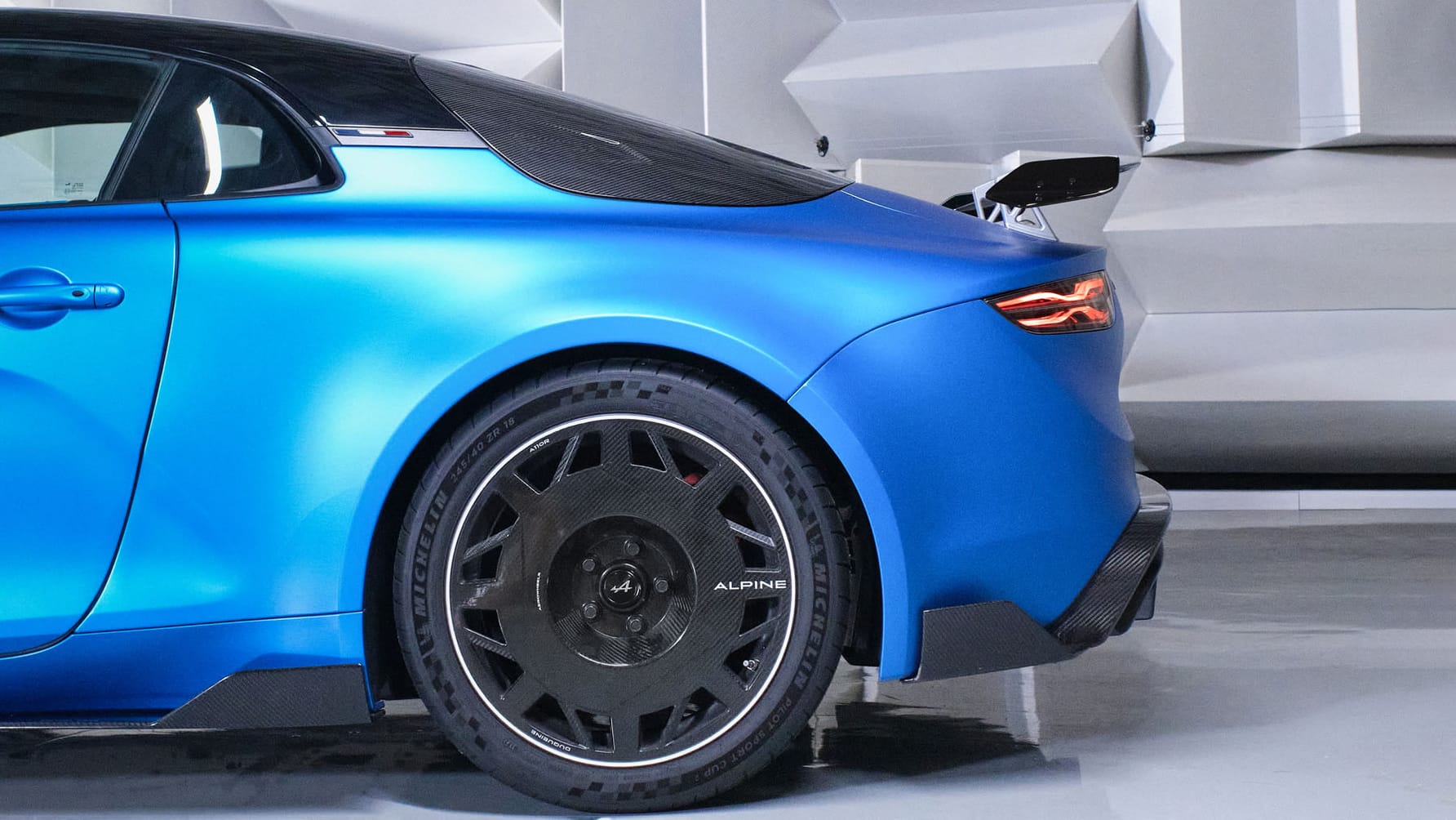 This is the lightweight, track-ready Alpine A110 R | Top Gear
