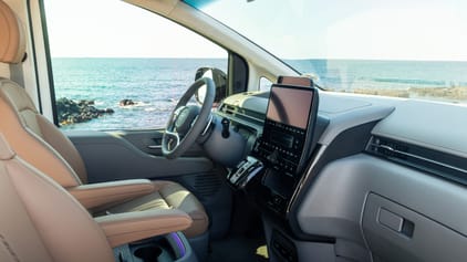 Hyundai Staria Interior Layout & Technology | Top Gear