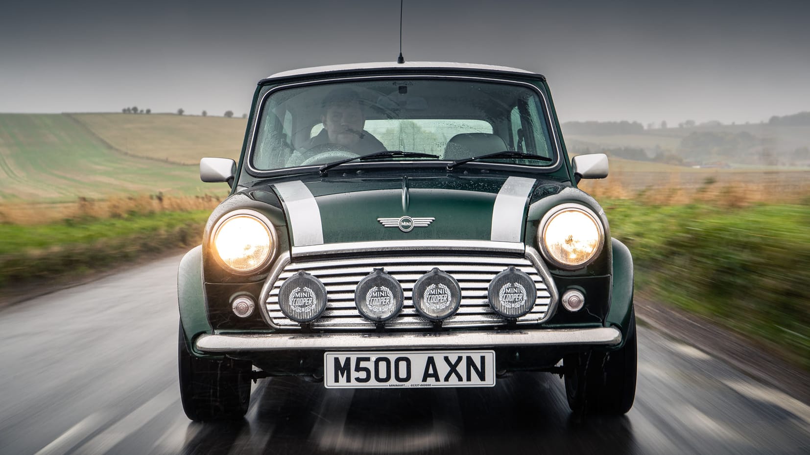 Progress report: 2022 Mini Electric vs Mini Cooper 2000 | Top Gear
