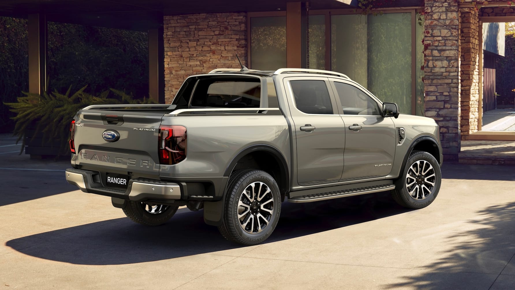 This is the new, fancier Ford Ranger Platinum | Top Gear