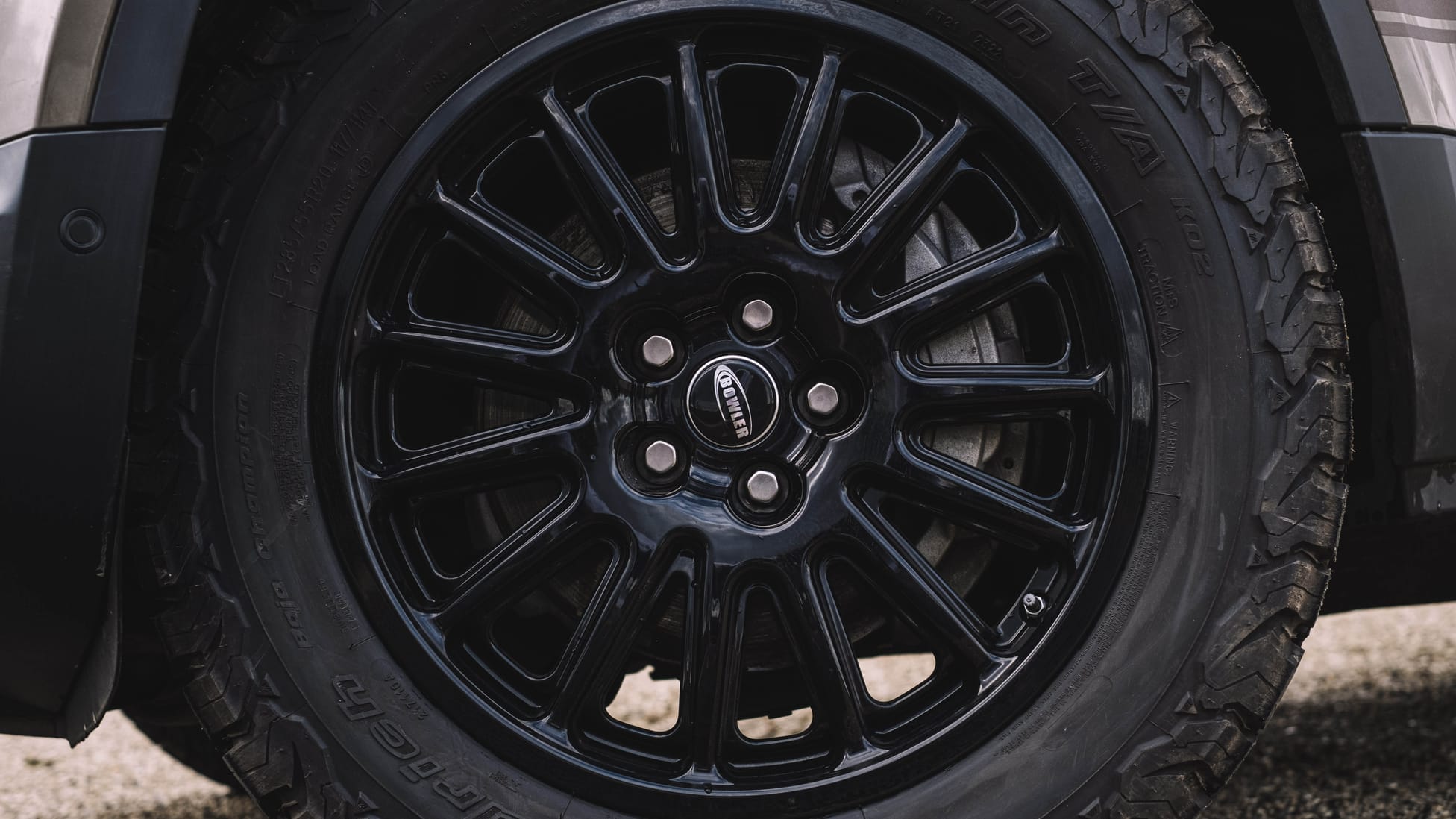 You can now buy rally-spec Bowler wheels for your Land Rover Defender ...
