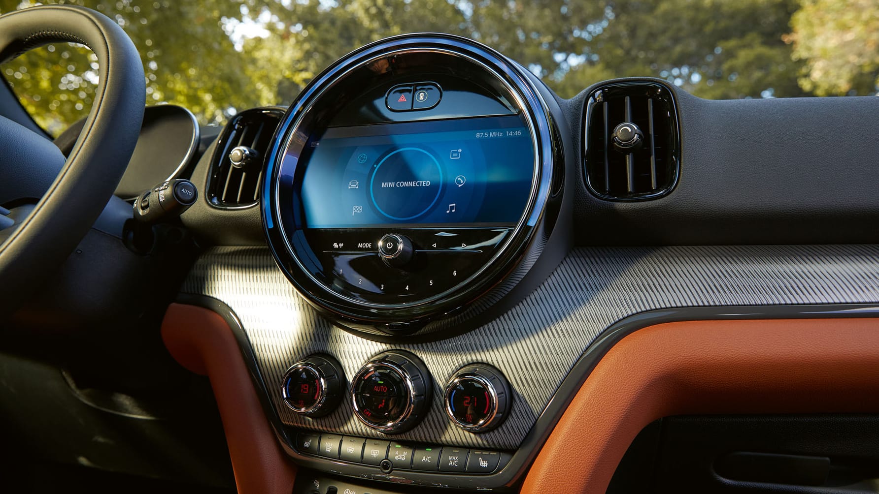 Mini Countryman Interior Layout & Technology | Top Gear