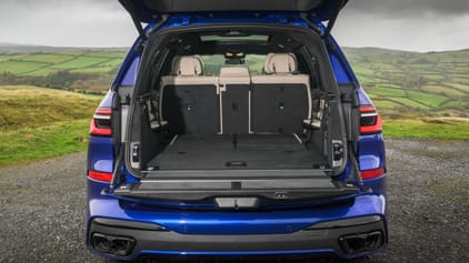 BMW X7 Interior Layout & Technology | Top Gear