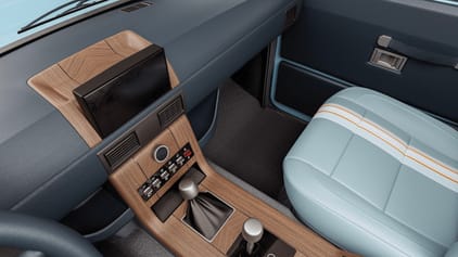 Lunaz reveals electrified classic Range Rover convertible | Top Gear