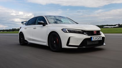 Chris Harris in the new Honda Civic Type R: ep4 of all-new Top Gear TV ...