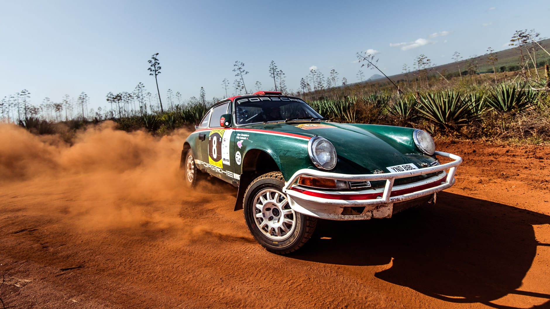 Check out these pics of Tuthill Porsches at the East African Safari ...