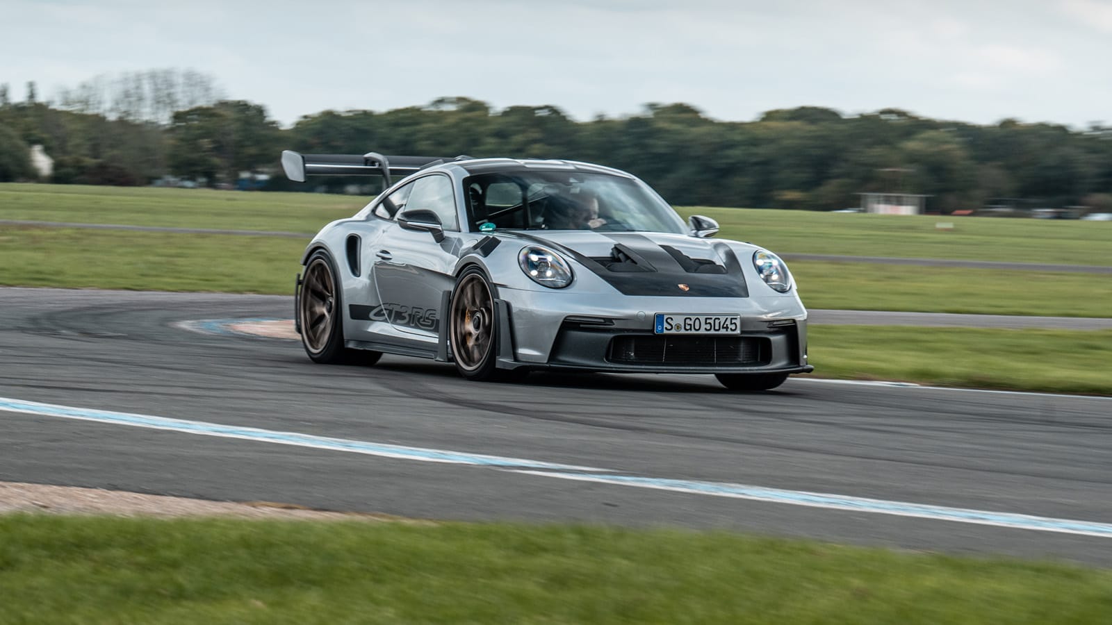 Number crunching the epic Porsche GT3 RS vs GT4 RS fight | Top Gear