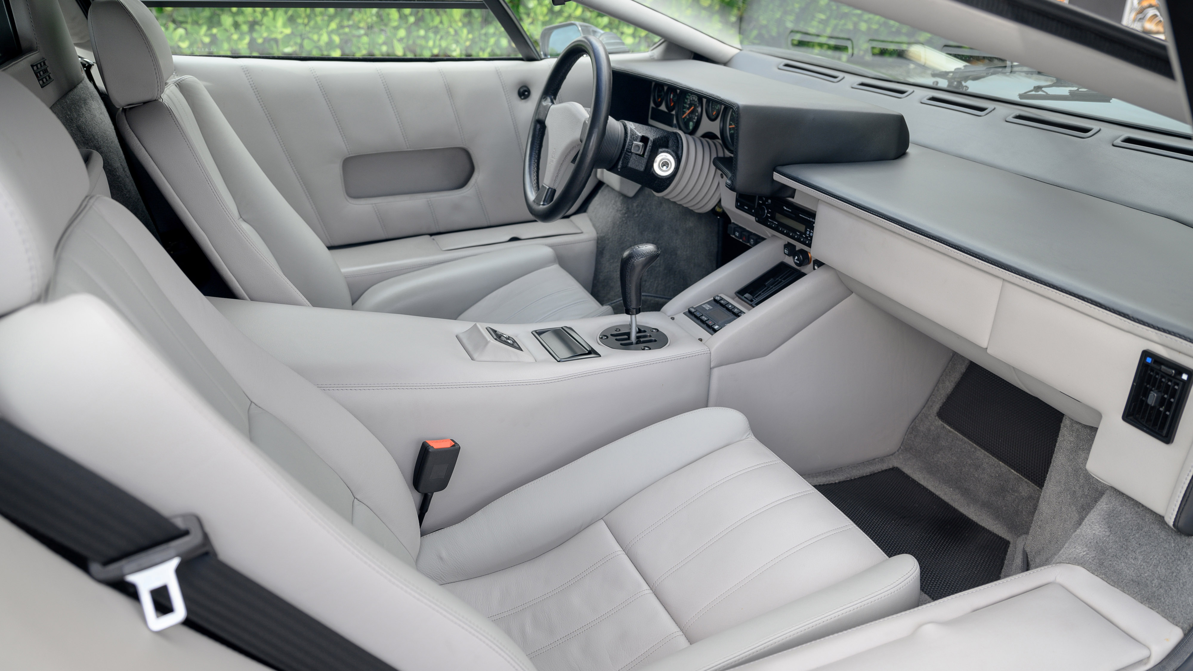 1990 Lamborghini Diablo Interior